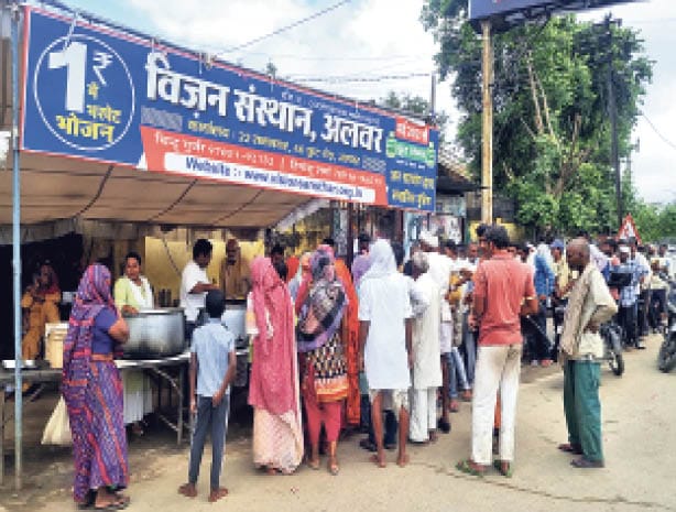 Alwar group feeds 5 lakh people in 5 months for 1 Rupee - Goa Chronicle