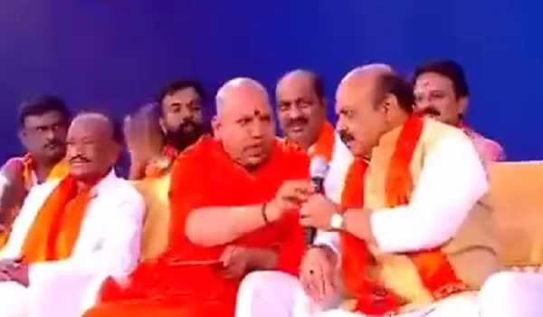 Unlike him, CM Bommai gives abrupt reply to seer's allegations - Goa Chronicle