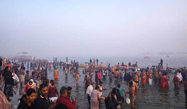 Around 1.44 cr devotees take holy dip in Sangam daily - Goa Chronicle
